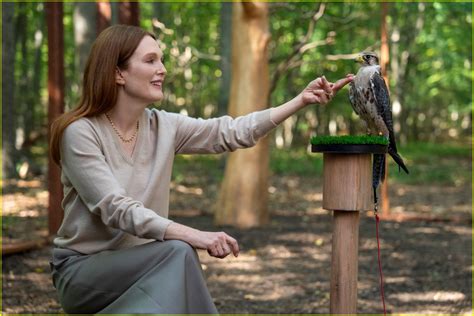Sirens On Netflix First Look At Julianne Moore Meghann Fahy