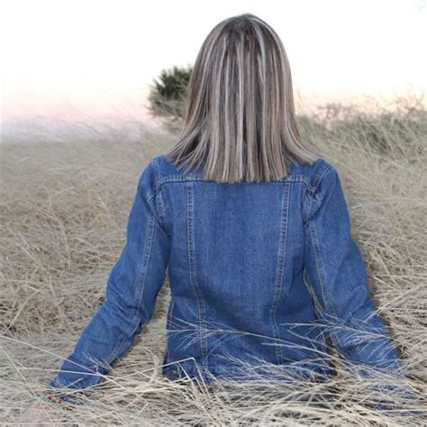 Leandra Van Rooyen• Van Rooyen On Threads