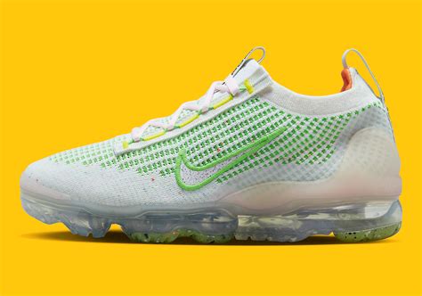 Nike Vapormax Flyknit 2021 "Feel Love" FD0871-100 | SneakerNews.com
