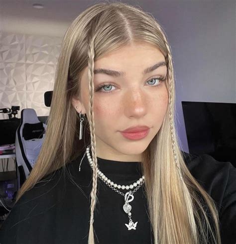 Fibi R Influencernsfw