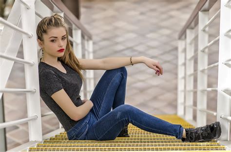 Русские девочки в джинсах 89 фото