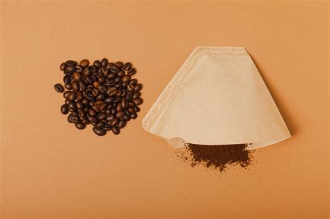 커피 커피 원두 분쇄 및 인스턴트가 있는 배경 배경에 커피 필터 복사 공간 평면도 플랫 레이 0명에 대한 스톡 사진 및 기타 이미지 Istock