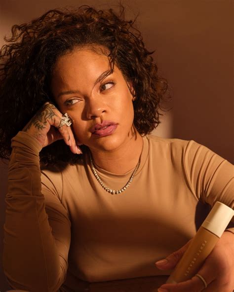 Rihanna For Fenty Beauty Soft Lit Naturally Luminous Foundation 2025