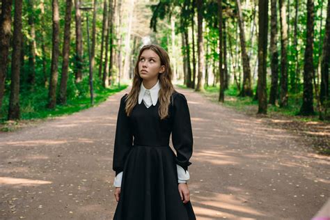 Алиса в Стране чудес фильм 2025