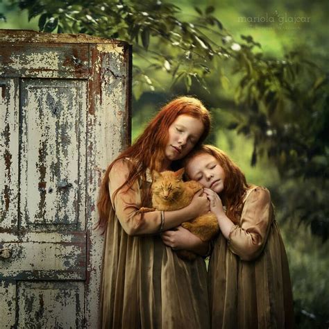 ФОТО Хүн ба амьтны хоорондох хүчтэй холбоо гэрэл зурагт хэрхэн буув