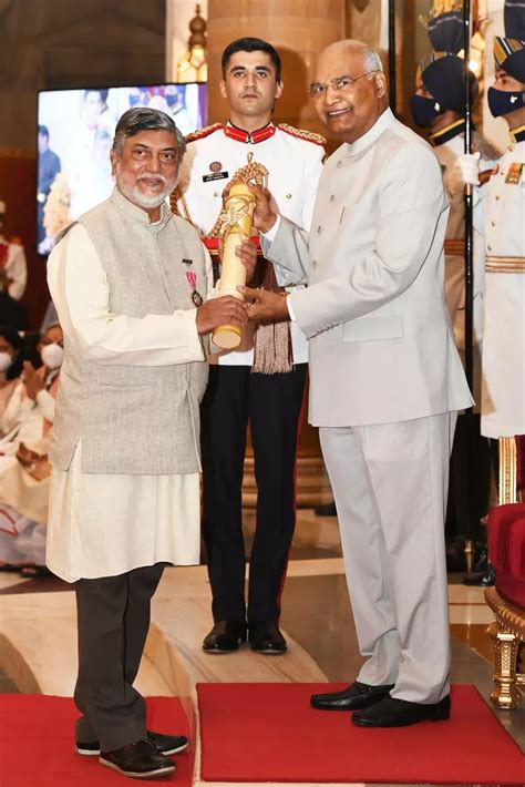 डॉ अनिल राजवंशी Us की आरामदायक नौकरी छोड़ी महाराष्ट्र के गांव से दिया देश का पहला ई रिक्शा