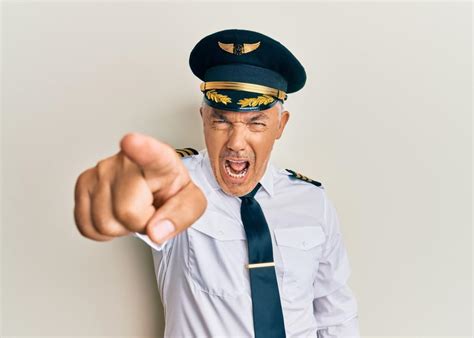 Airdropping Nudes Trend Is Becoming An Issue On Flights