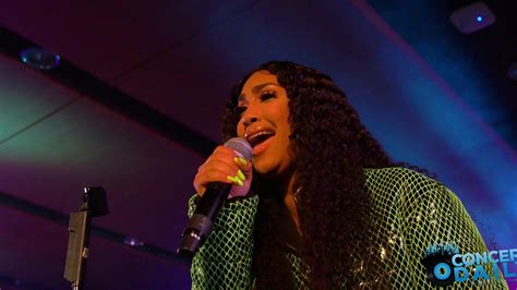 Essence Fest Queen Naija Performs Medicine Live Youtube