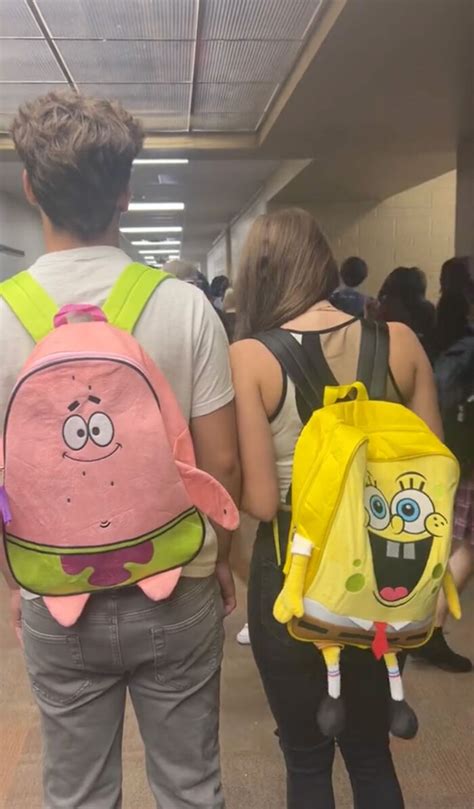 High School Seniors Are Rocking Kindergarten Backpacks To School Bored Panda