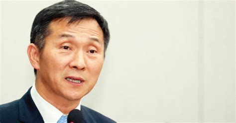 [사회] 김연명 수석은 김연명 교수와 어떻게 다를까