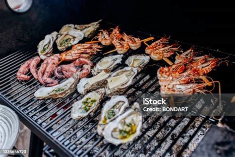 해산물 바베큐 바베큐 그릴에 구운 문어 굴 조개 호랑이 새우 컬렉션 0명에 대한 스톡 사진 및 기타 이미지 0명 갑각류 건강한 생활방식 Istock