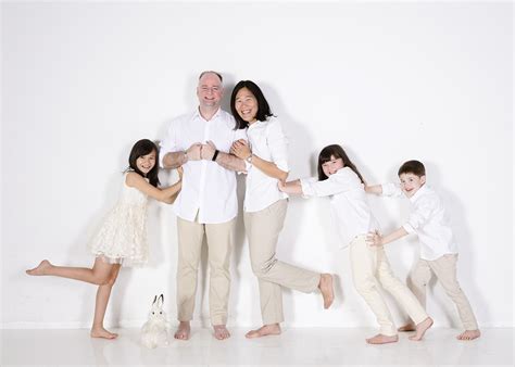 베이지컨셉가족사진 가족사진 갤러리 레인보우 스튜디오