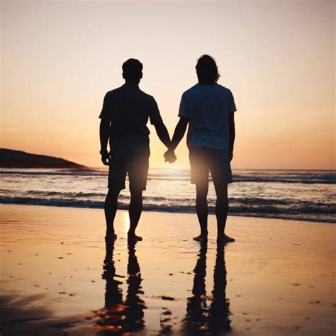 4400 Gay Men Holding Hands Fotos De Stock Imagens E Fotos Royalty