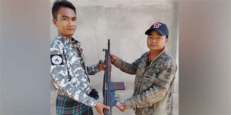 ဆားလင်းကြီး မြို့မရဲစခန်းက ရဲတပ်သား ၁ ဦး လက်နက်နှင့် အလင်းဝင်