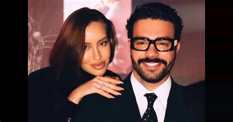 Валентина Иванова показала как встретила Новый год с Тимати и снова спровоцировала слухи о