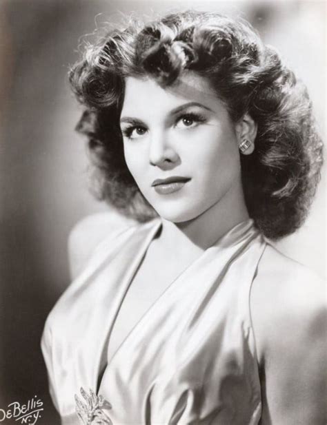 35 Beautiful Photos Of American Singer Eileen Barton In The 1940s