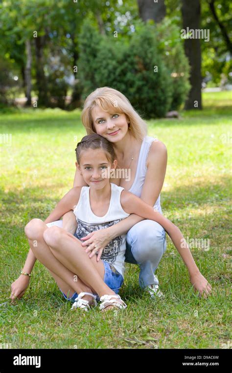 Голые Мать И Дочь Частное HD фотoграфии