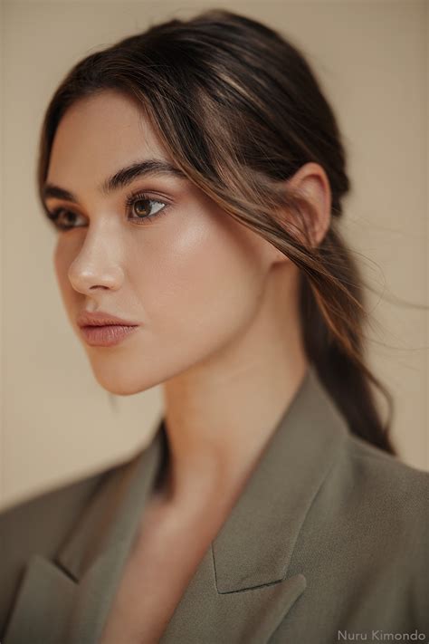 Kelsey R New View Modeling