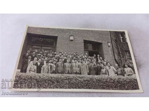 Снимка София Офицери и мъже пред административна сграда Стари снимки Изделия от хартия