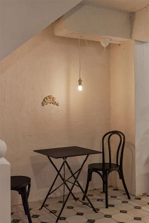 화이트톤 고급스러운 유럽풍 분위기의 59평 주택 개조 소품샵 겸 카페 인테리어 서초구 신원동