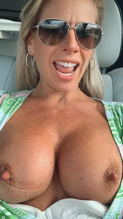 Post [774094413960003584] Duck Tumbex