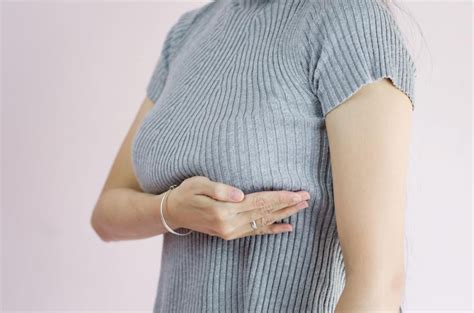 8 Cara Mengecilkan Payudara Wanita Yang Minim Risiko