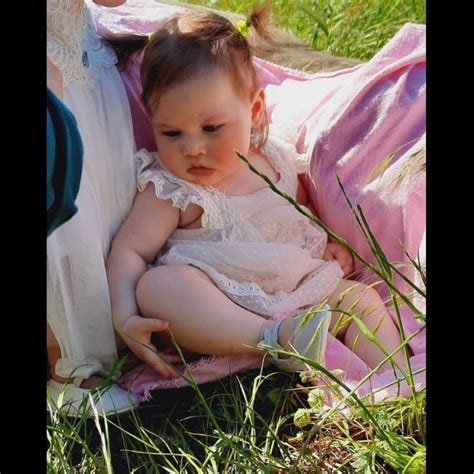 მეტი პოზიტივი ერო More Positive ეს ფუმფულა ბაცაცინა გოგო არის 6 თვის სესილი🎗️ სესილის