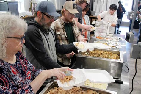 Meals On Wheels Gets Thanksgiving Help From Eagles Roost Sons Of The