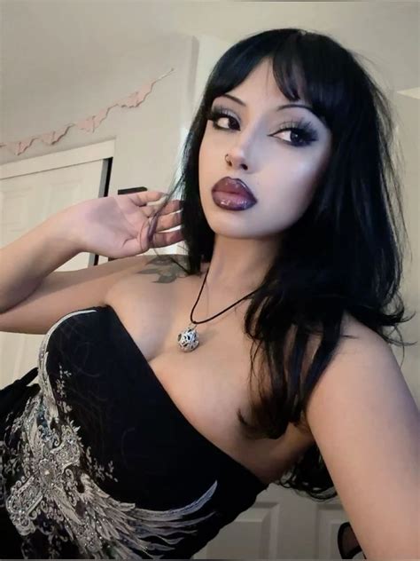 Real Goth Makeup Goth 2000s Makeup 90s Makeup Look Grunge Makeup