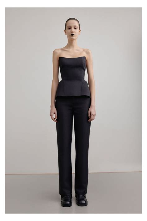 Pin by Viktoria Vika on Тренды20/3 | Fashion, Paris fashion week runway ...