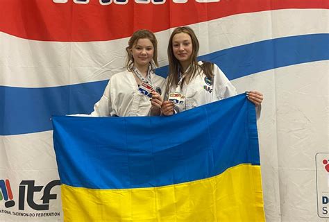 Ужгородки Марія та Поліна Королович здобули перемогу на престижному турнірі з Таеквон До в