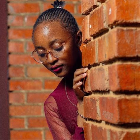 Swt Belie Threads Say More