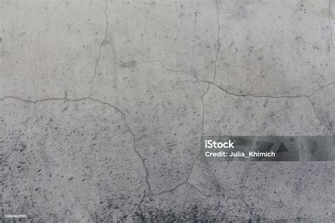 아름다운 빈티지 질감의 오래된 콘크리트 벽 균열과 튀김과 풍화 회색 벽 배경 갈색에 대한 스톡 사진 및 기타 이미지 갈색 거친 건물 외관 Istock