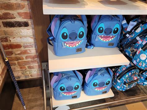 Las Mejores Mochilas Loungefly Con Temática De Disney Que Puedes