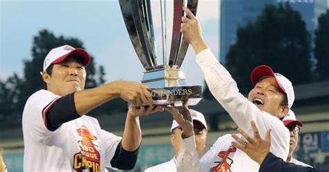 Ssg랜더스 우승에 신세계 계열사 야구 마케팅 봇물