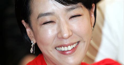 포토엔 여고생 열연한 강수연 눈웃음이 해맑아~