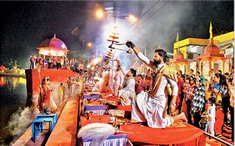 Bundelkhandi Singer Yadav Presented Folk Song During Ganga Aarti गंगा आरती में बुंदेली गायक