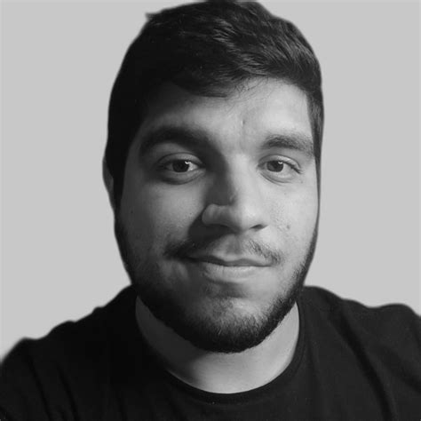 Lucas Lara Medium