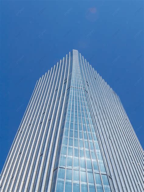 藍天白雲大樓白天商務大樓辦公樓建築攝影圖配圖背景圖桌布圖片免費下載 Pngtree