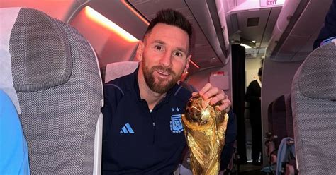 Foto De Lionel Messi Durmiendo Acompa Ado Se Roba La Atenci N En Todo El Mundo