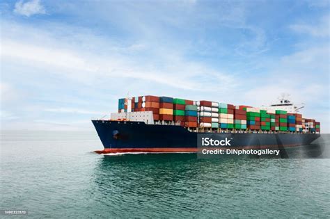 아시아 태평양 및 유럽 비즈니스 및 산업 배송 서비스 운송 개념 정면을 포함하여 전 세계로화물 물류 수출입 상품을 국제적으로