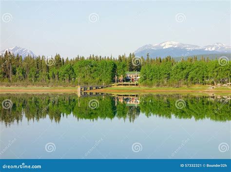 El Río Tagish Hermoso En Los Territorios Del Yukón Imagen De Archivo