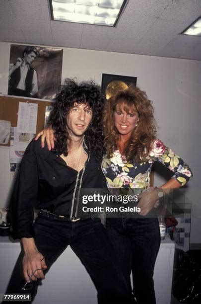 137 Jessica Hahn Howard Stern Photos And High Res Pictures Getty Images