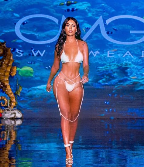 Aline Bernardes Picture