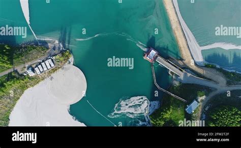 Vertical Pools Stock Videos And Footage Hd And 4k Video Clips Alamy