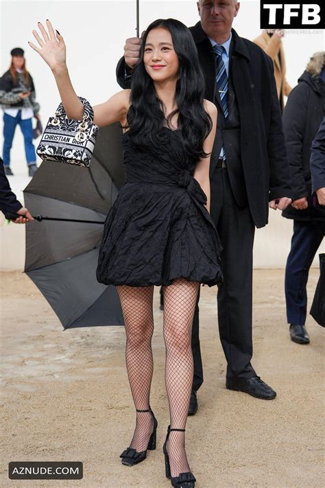 Jisoo Sexy Seen Flaunting Her Hot Legs At The Dior Fashion Show In Paris Aznude