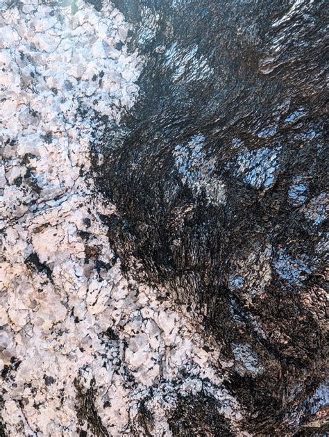 Pretty Cool Quartz Vein Patterns On An Island In Nova Scotia Canada