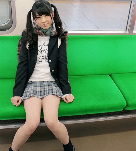 再販圧倒的可愛さの制服女子が変態オヤジに囲まれたらこうなっちゃう