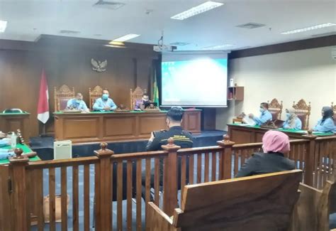 Lab Fakultas Hukum Lab Fakultas Hukum