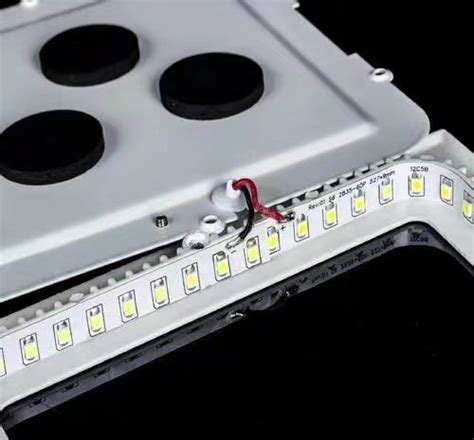 The Difference Between Edge Lighting And Backlight LED Panel Light